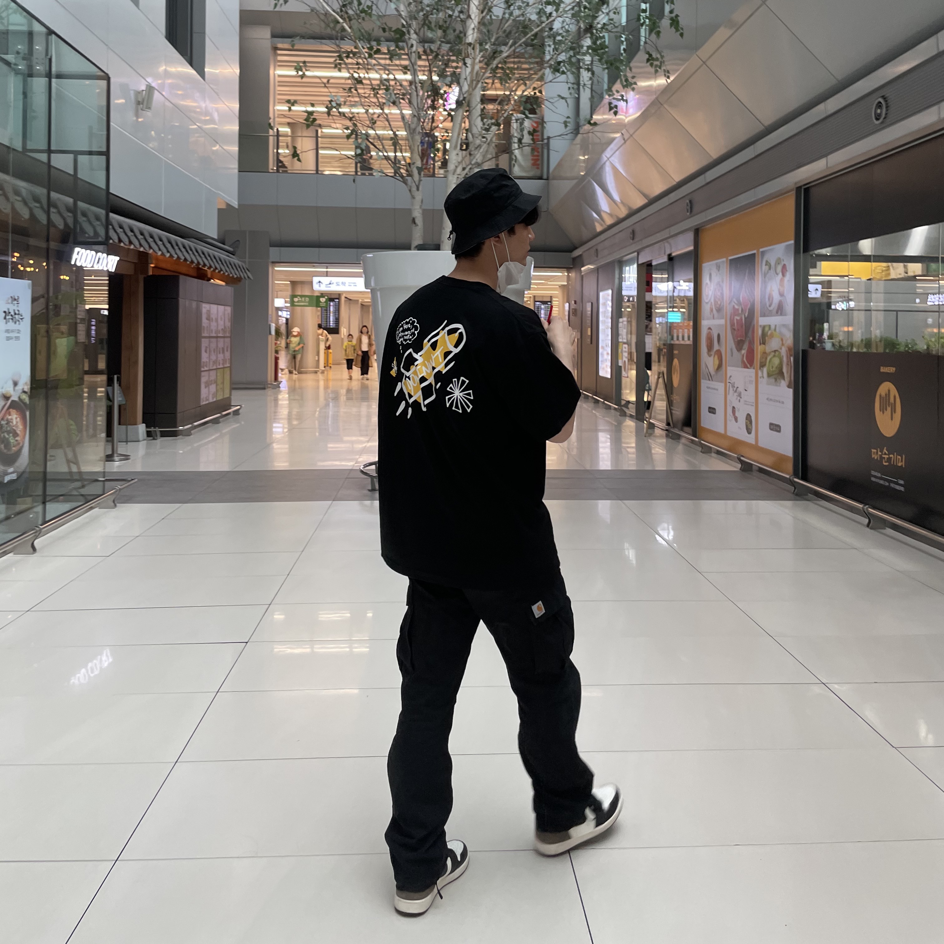 lsh0700 (@ideal_hyeok) 님의 게시물 | KREAM