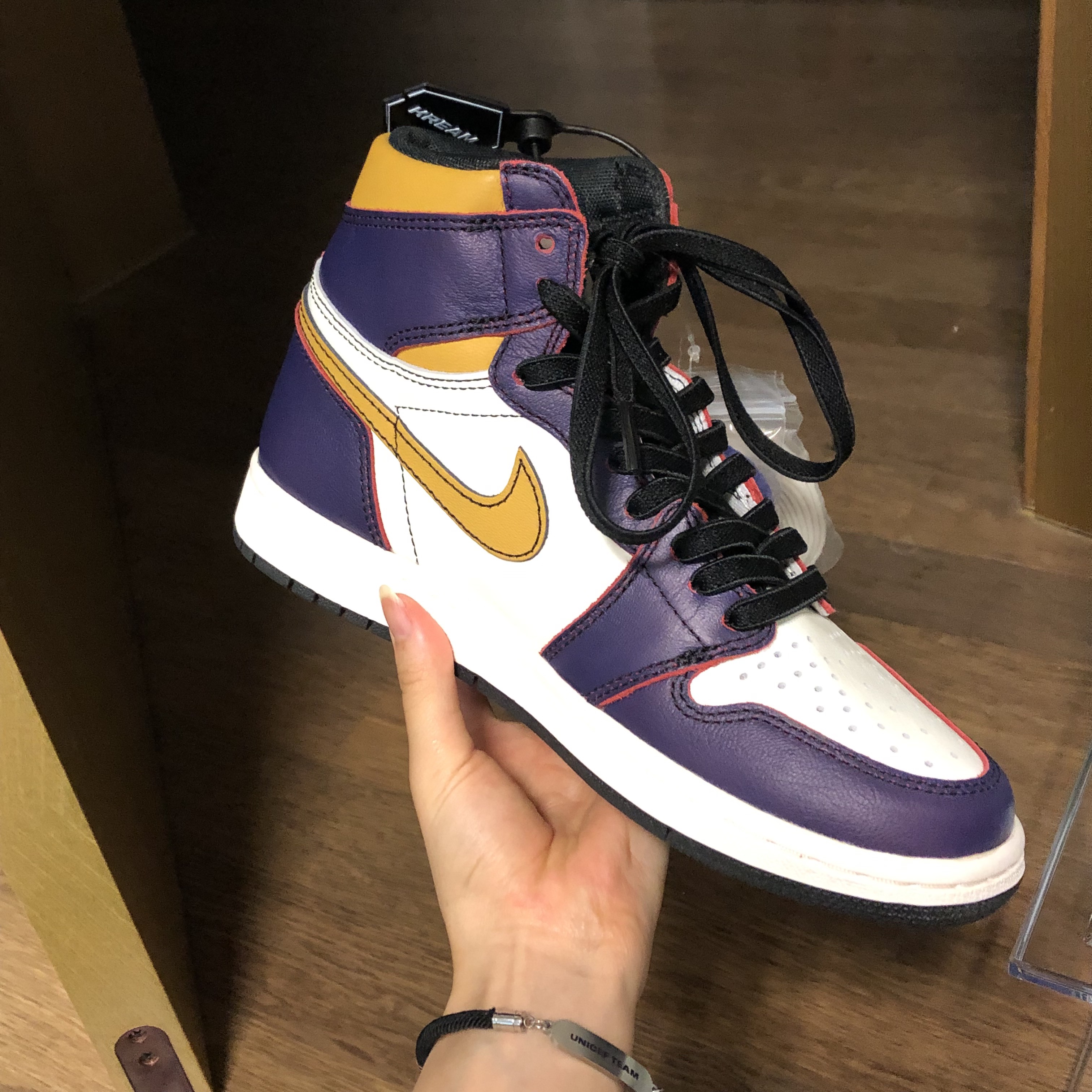 🤫 (@lalaloo) 님의 게시물 | KREAM