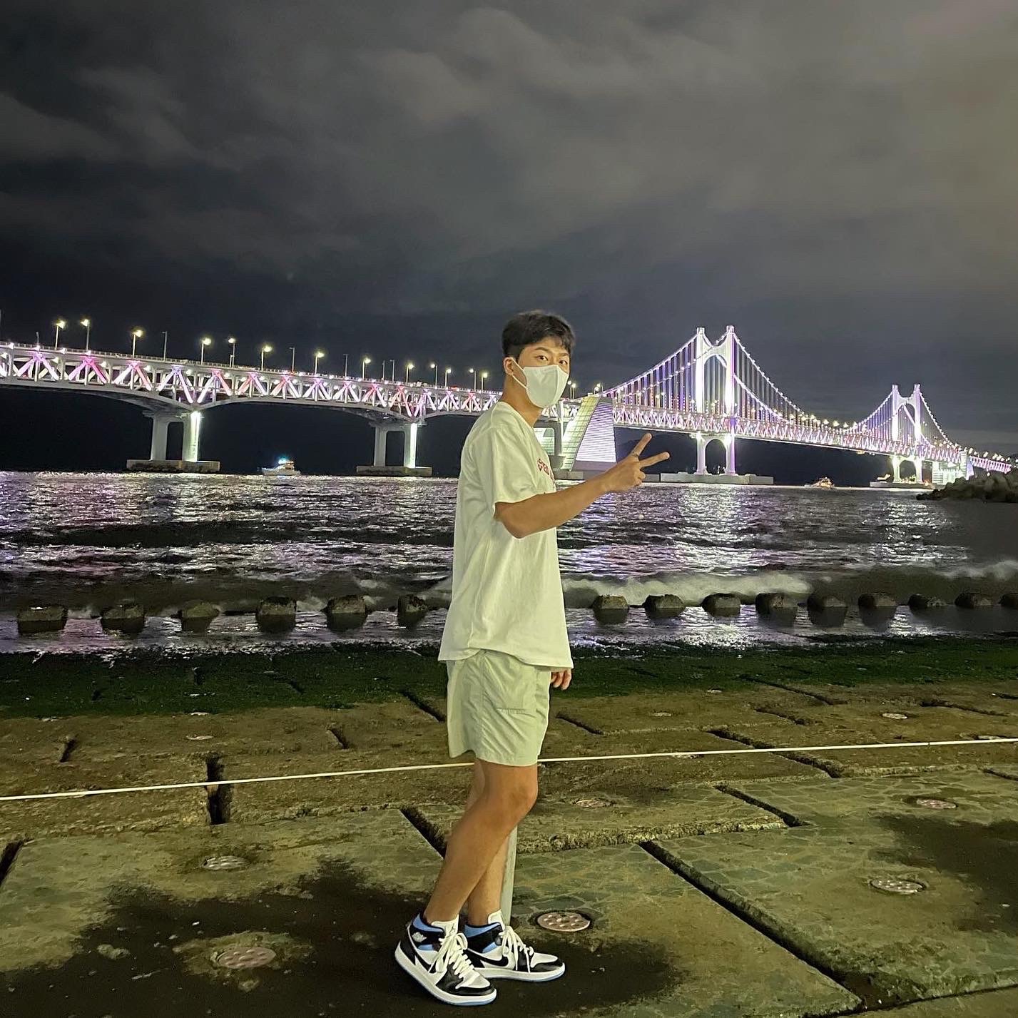 @yy_h2 (@yh20217) 님의 게시물 | KREAM