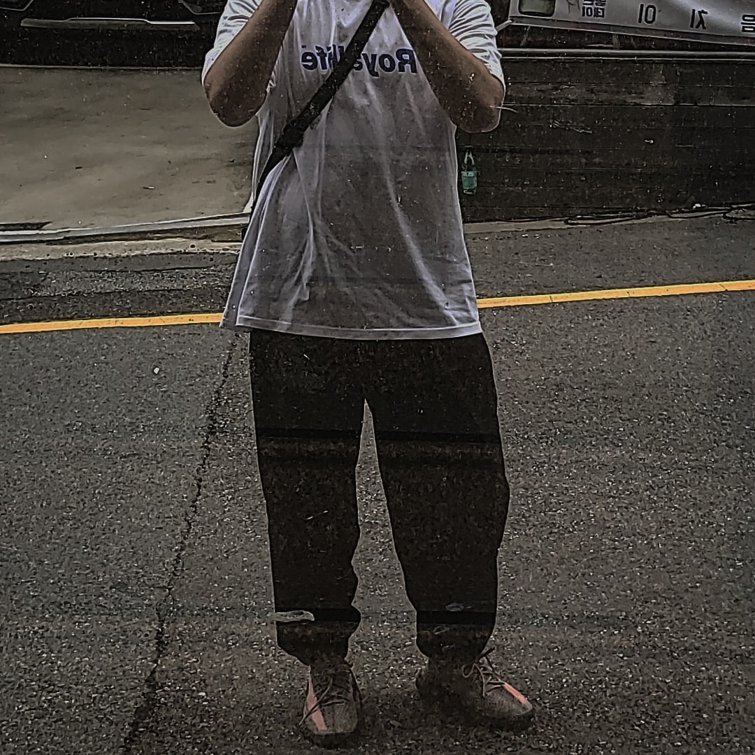 ㅇㅎ (@000809_) 님의 게시물 | KREAM