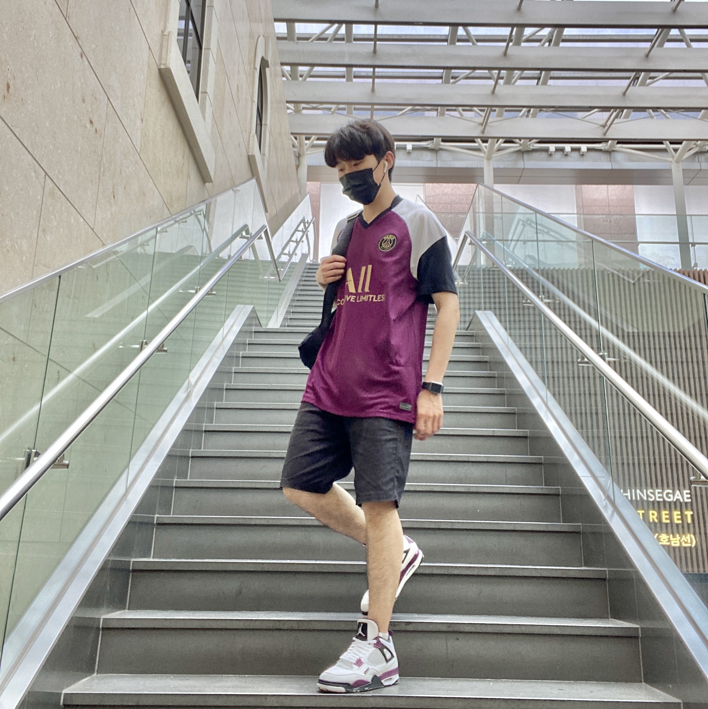 2eeAn (@snkrs_leean) 님의 게시물 | KREAM