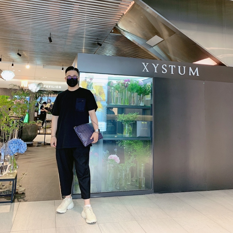 hotel_ceo (@han_jiny) 님의 게시물 | KREAM