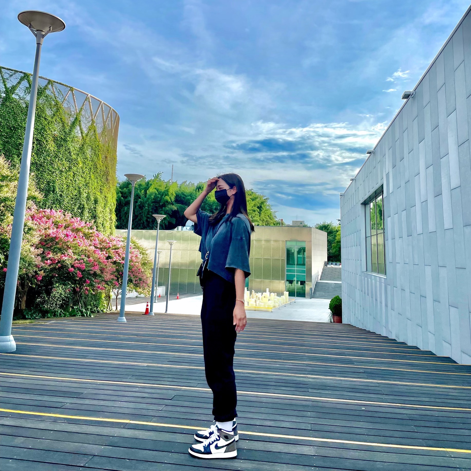 산책노예🐶 (@m.m__) 님의 게시물 | KREAM