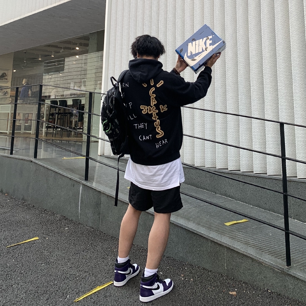 꺼낸다 (@k1m_0j) 님의 게시물 | KREAM