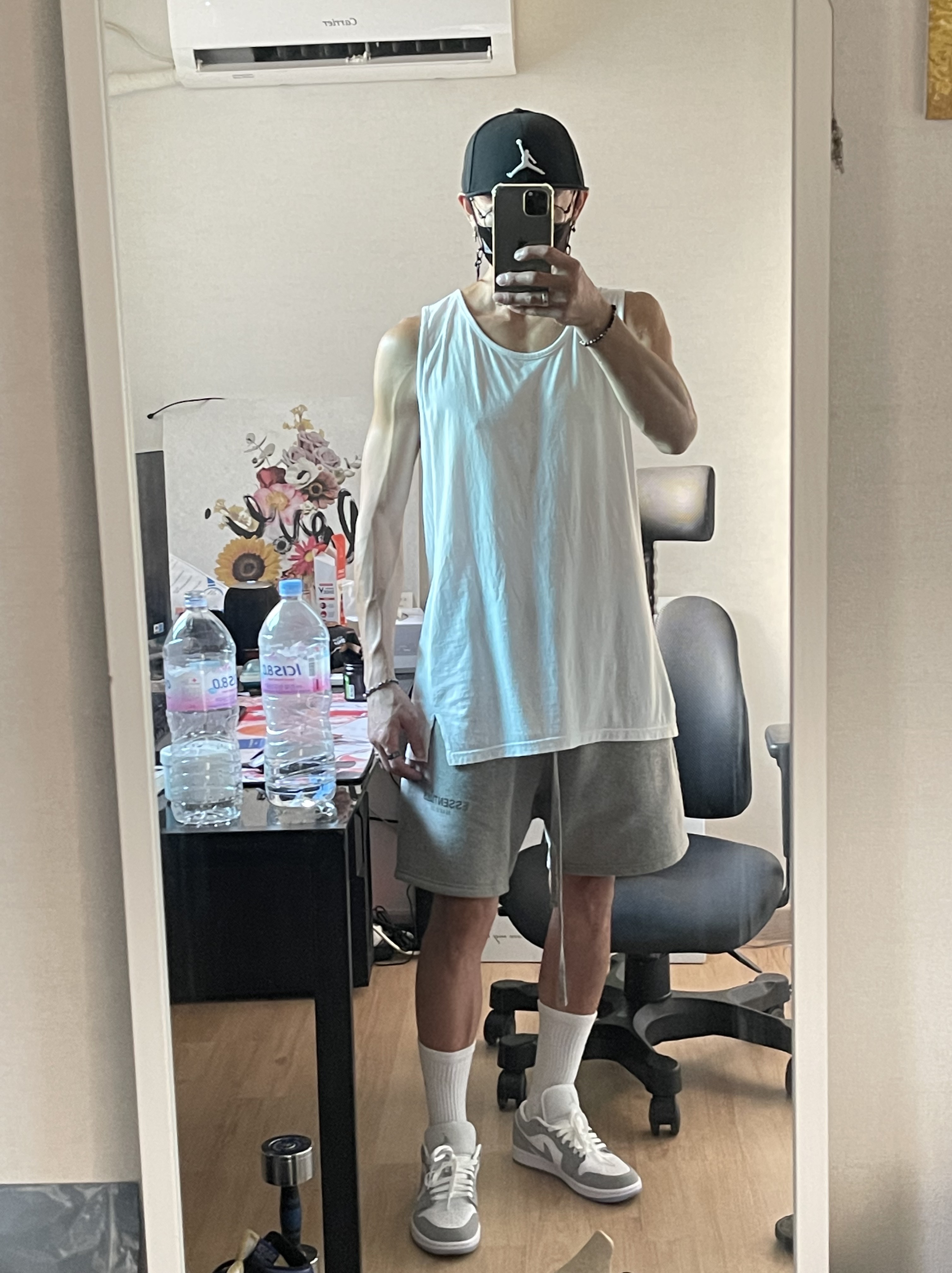 춘봉이 (@sixbong) 님의 게시물 | KREAM