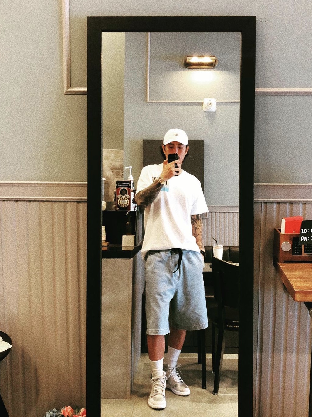 권혁민 (@crazy_crowz) 님의 게시물 | KREAM