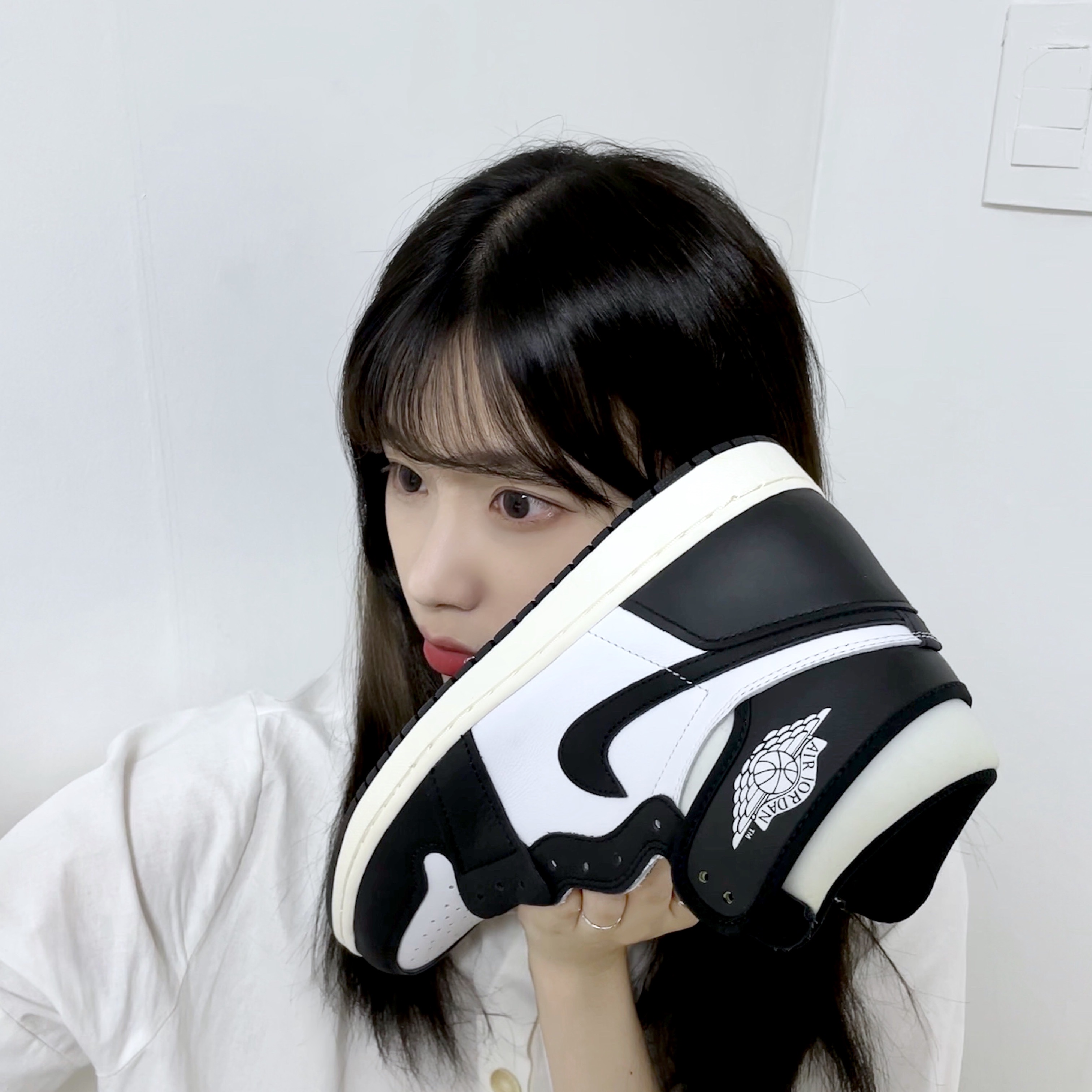 윤코기 (@iluvyhy) 님의 게시물 | KREAM