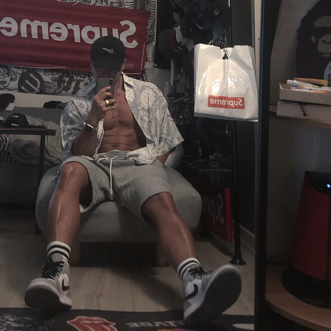 변브로 (@byunbro) 님의 게시물 | KREAM