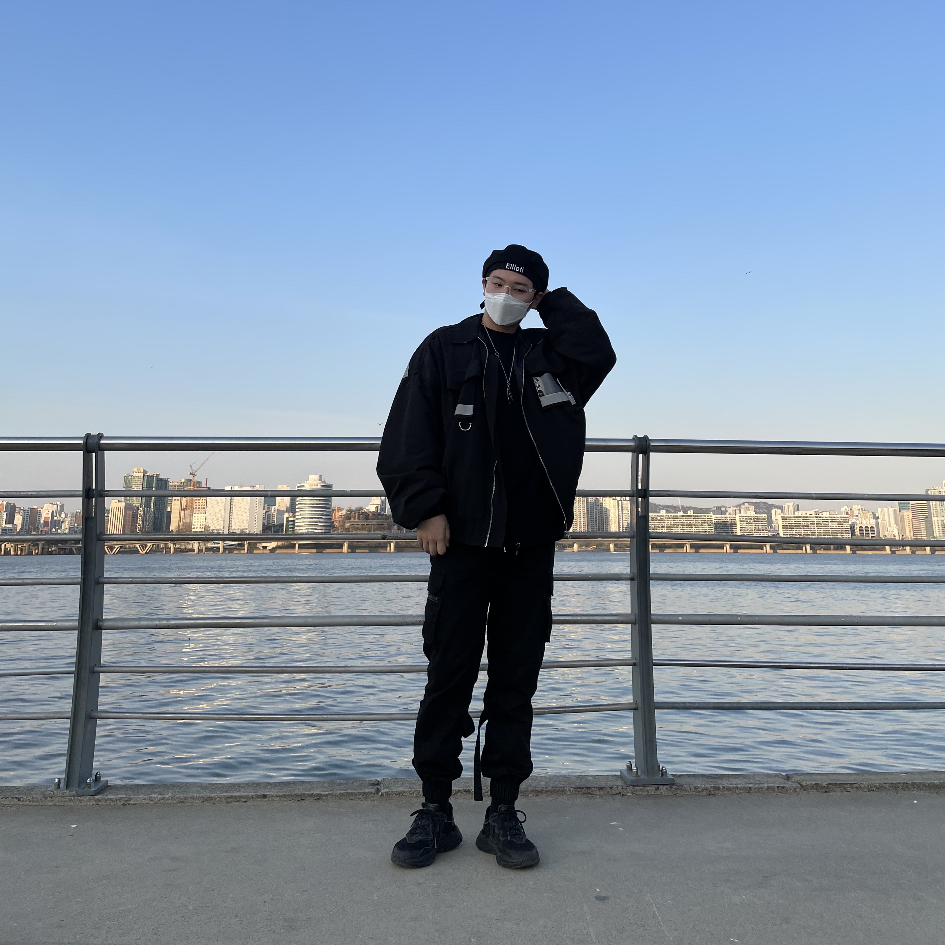 kth0584 (@big__bread_) 님의 게시물 | KREAM