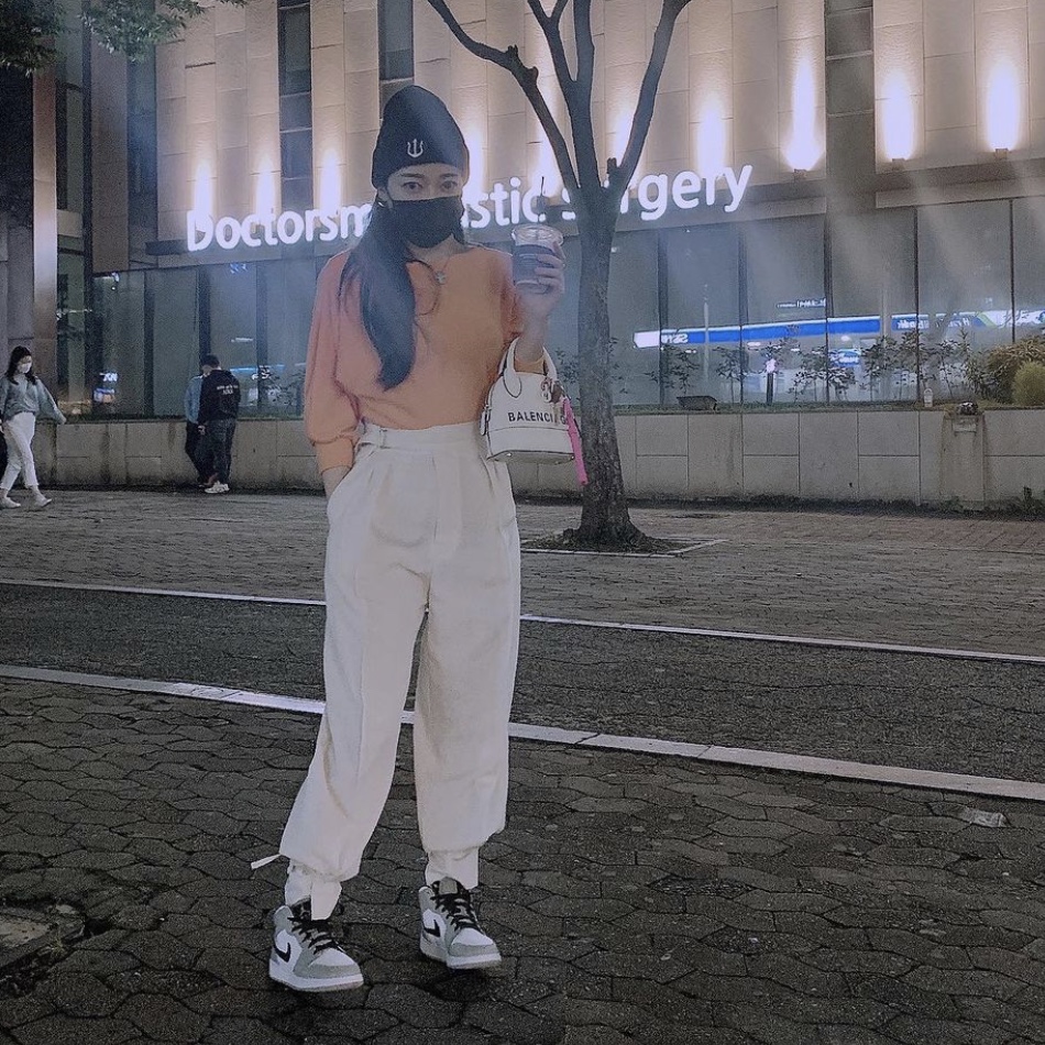 insta:ggange... (@ggange.jpg) 님의 게시물 | KREAM