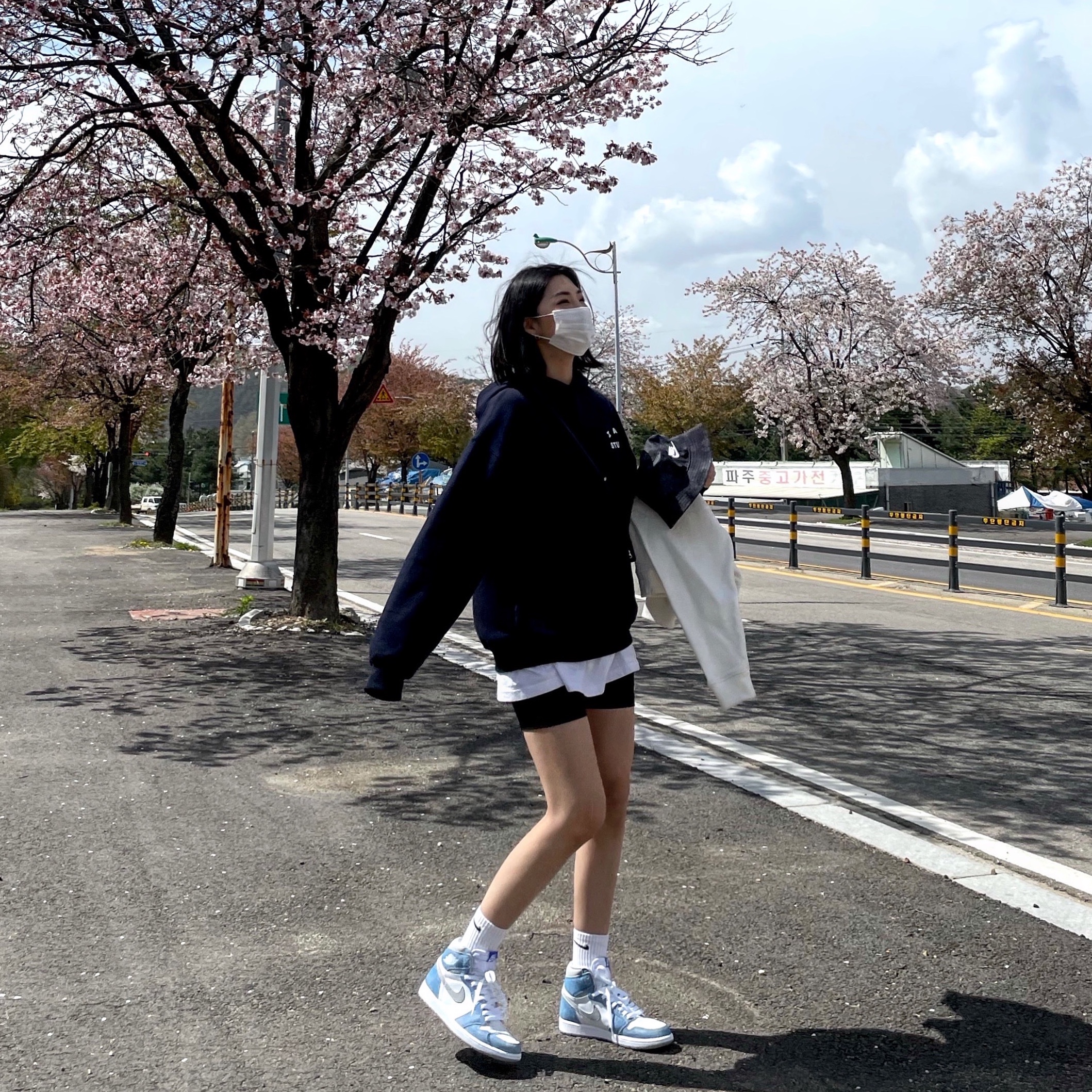 앵미 (@00kay) 님의 게시물 | KREAM