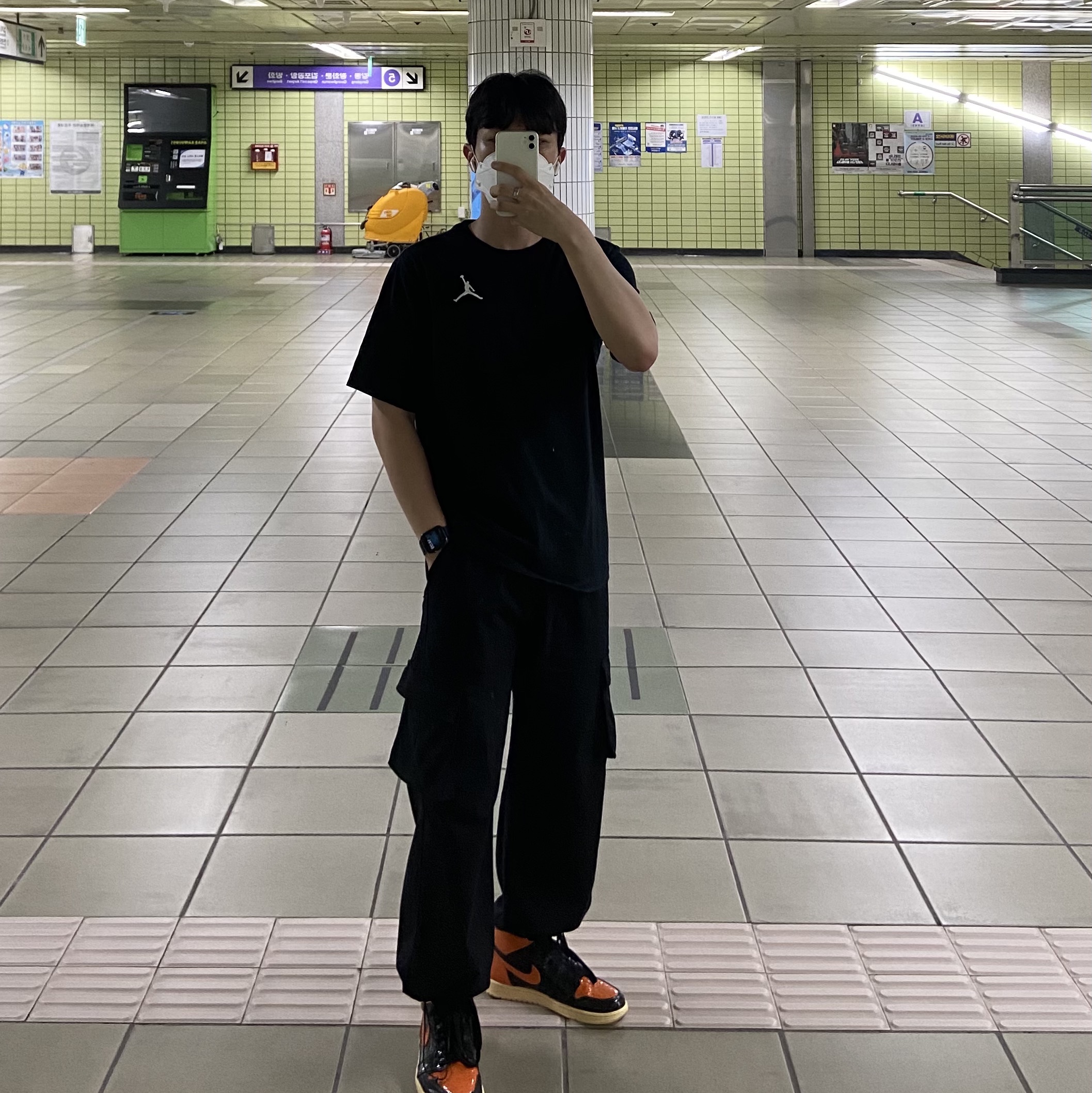 포키 (@ji_ho) 님의 게시물 | KREAM