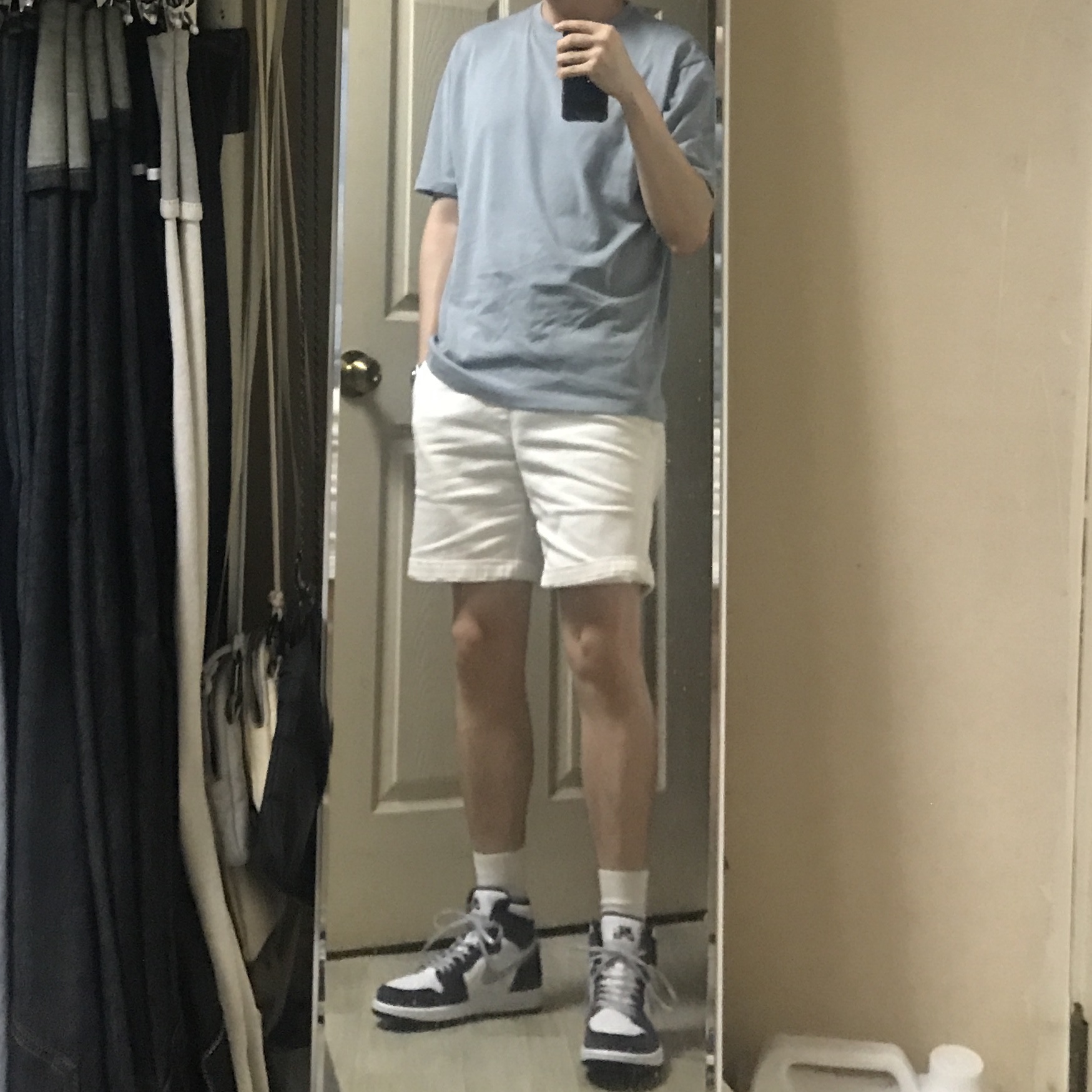 러프 (@rough.xx) 님의 게시물 | KREAM