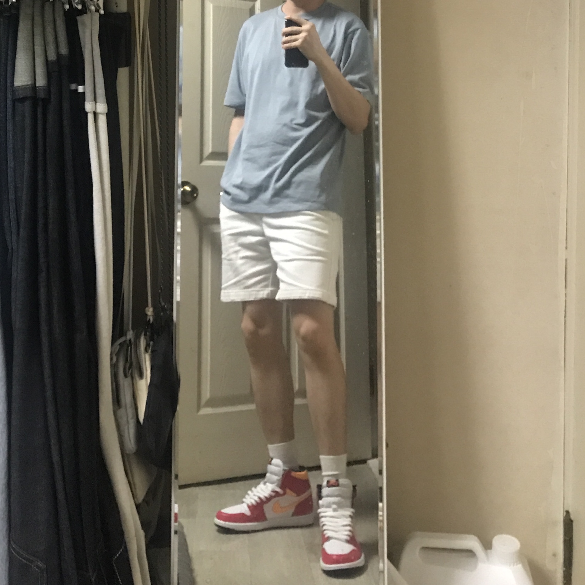 러프 (@rough.xx) 님의 게시물 | KREAM