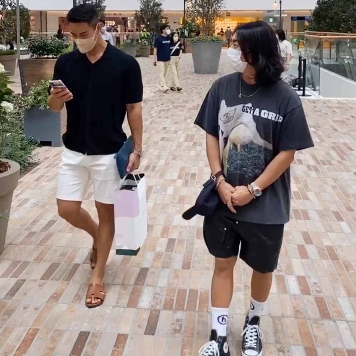 @ICON_HOON (@icon_hoon) 님의 게시물 | KREAM