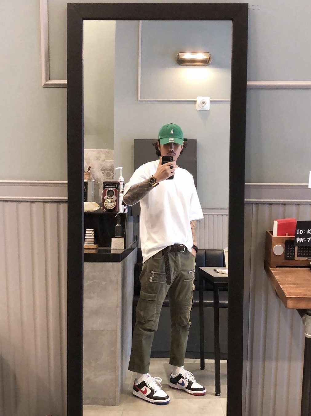 권혁민 (@crazy_crowz) 님의 게시물 | KREAM