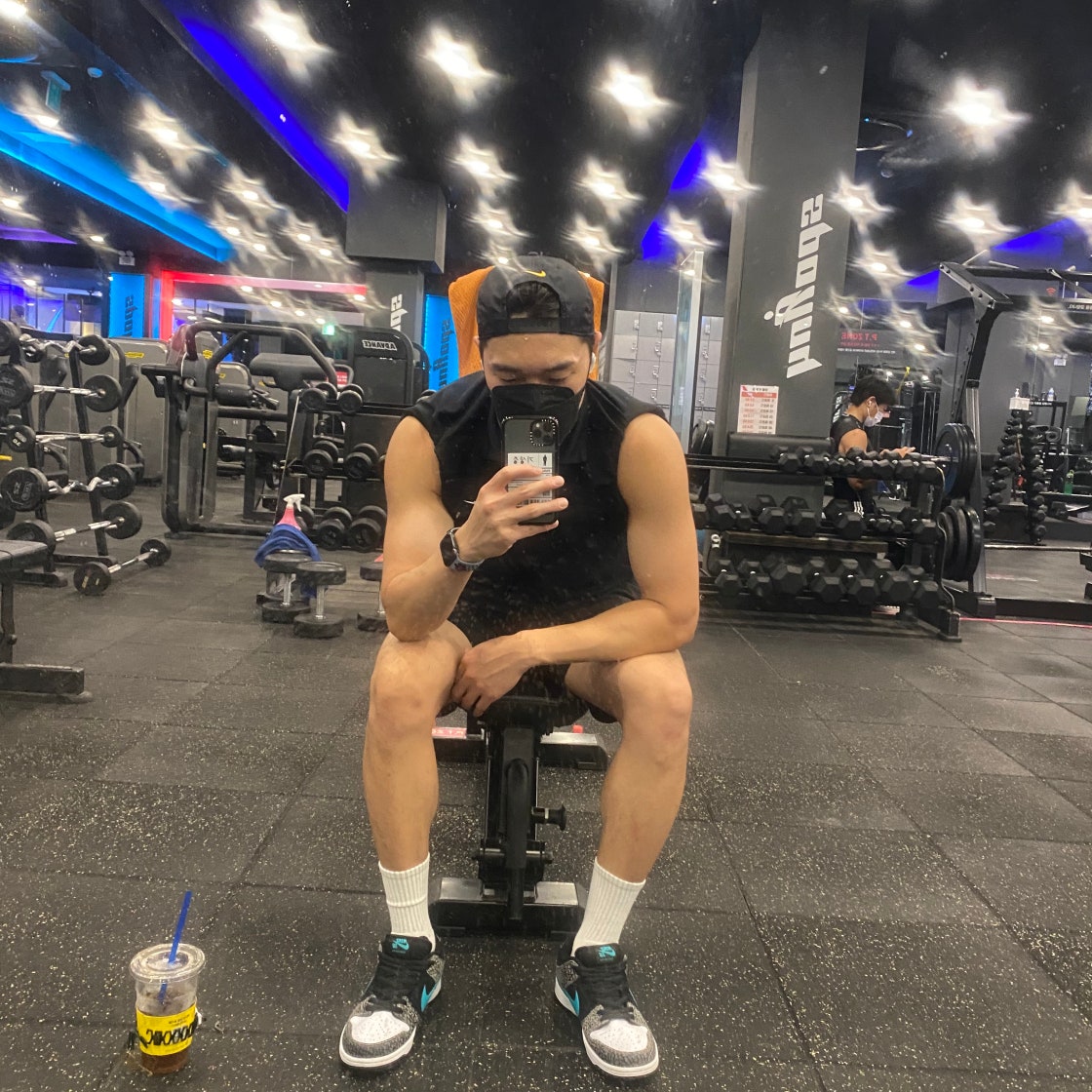 범이 (@kkkki_beom) 님의 게시물 | KREAM