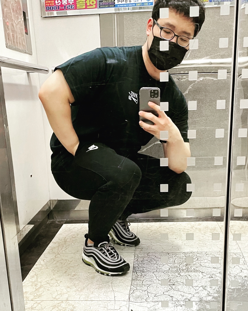 최영환 (@dassler) 님의 게시물 | KREAM