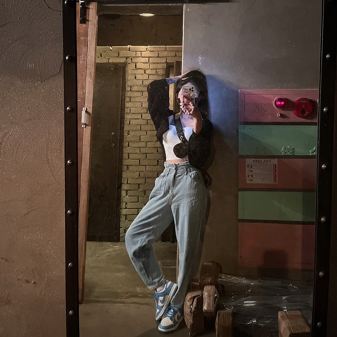 NIZI (@nizi_xx) 님의 게시물 | KREAM