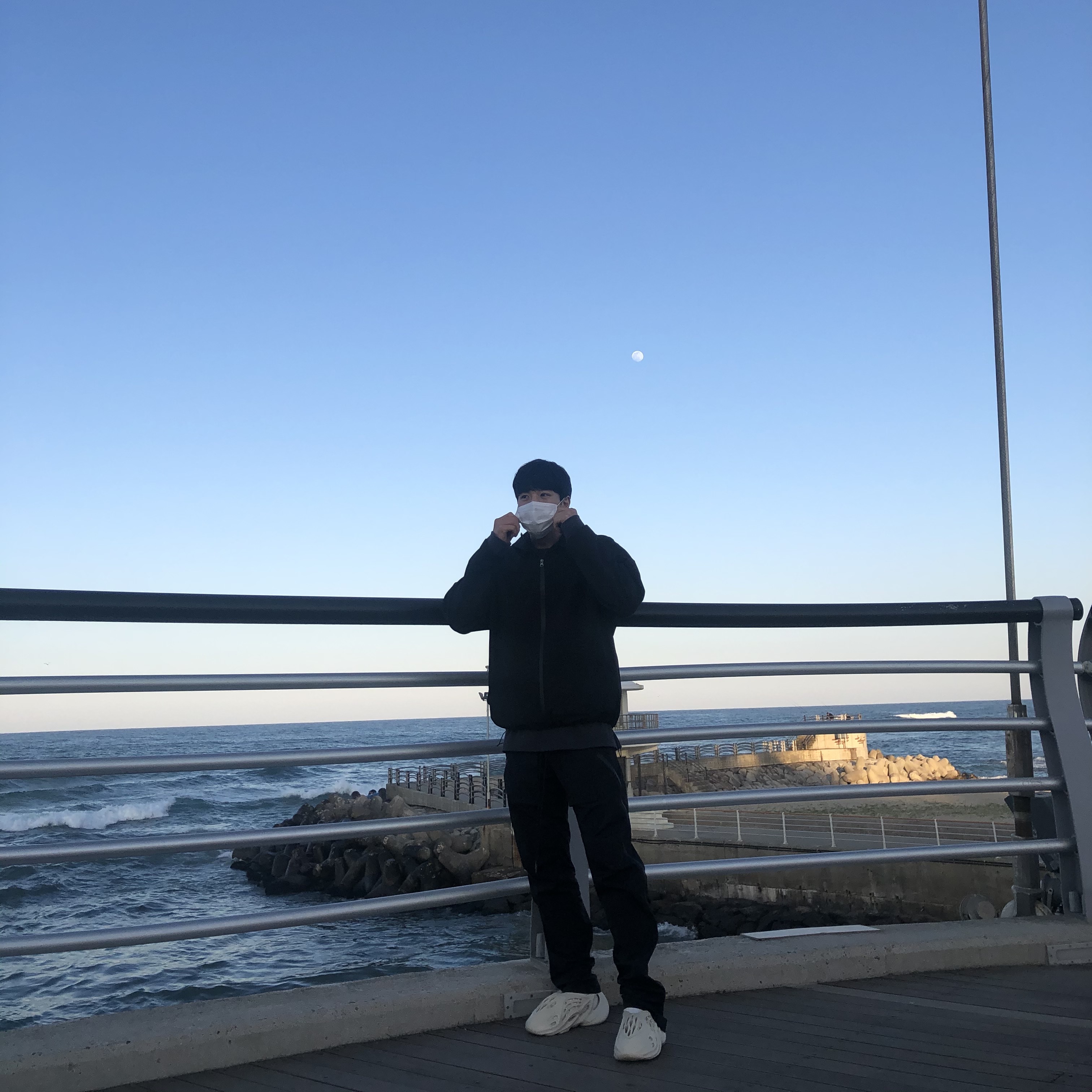 jjun1720 (@___jun) 님의 게시물 | KREAM