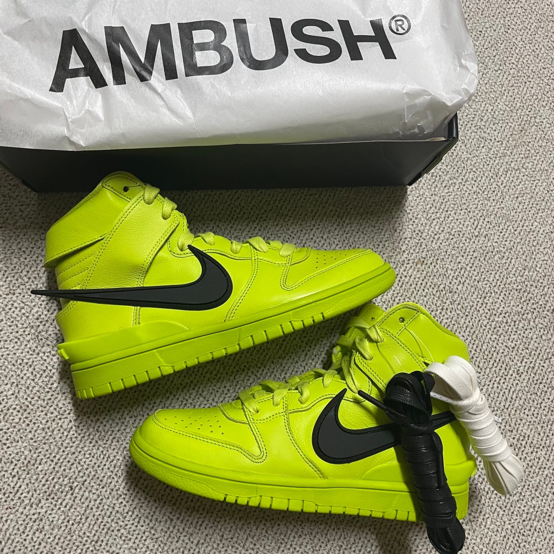 윾나륵 (@yunaruu) 님의 게시물 | KREAM