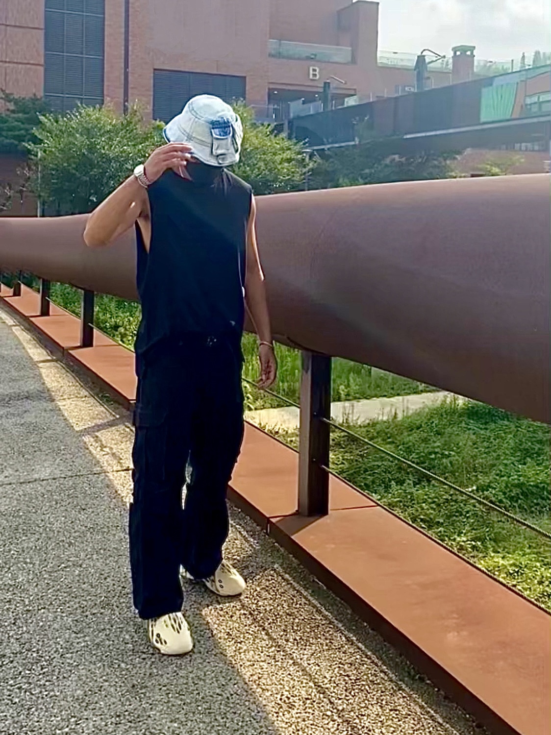 spector (@spector) 님의 게시물 | KREAM