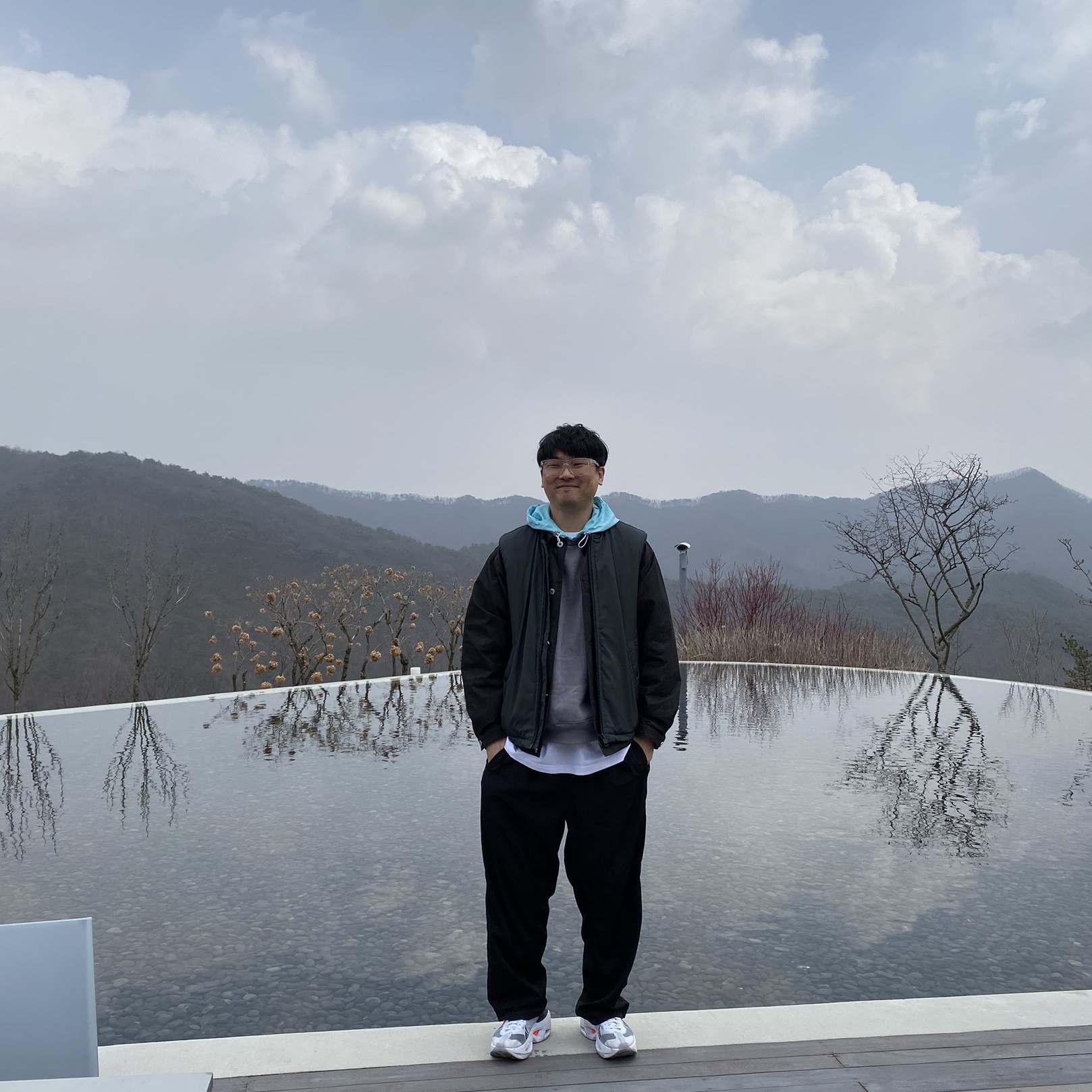 Yon lee (@yonleeeeeee) 님의 게시물 | KREAM