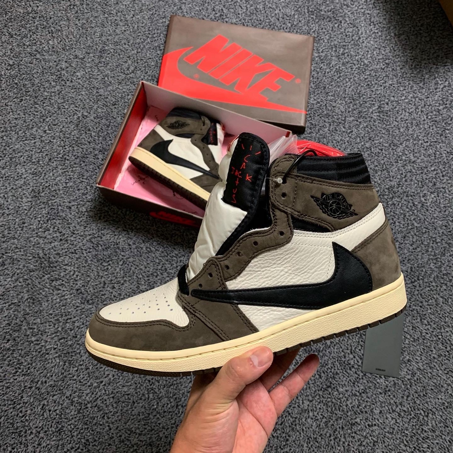 (@wxxs_j) 님의 게시물 | KREAM