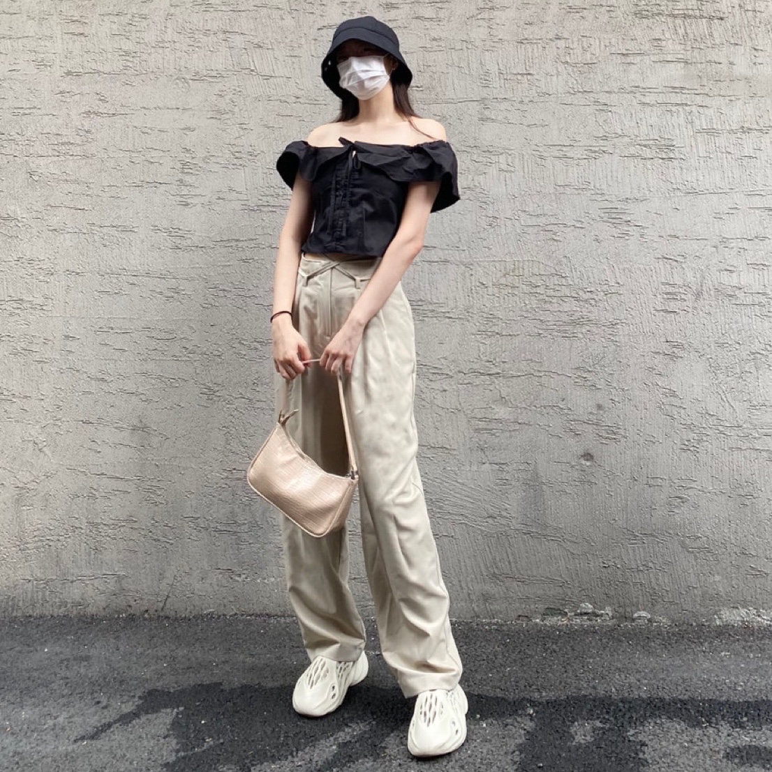 토라짐 (@overview) 님의 게시물 | KREAM