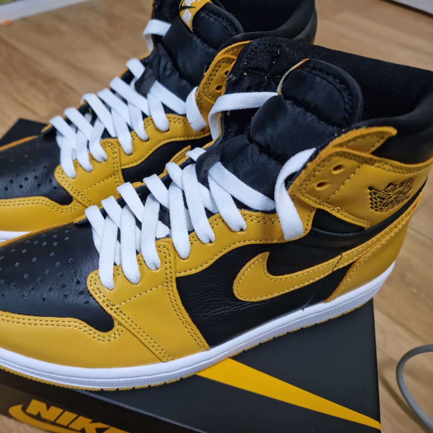 떼꿜룩 (@ws_qoo) 님의 게시물 | KREAM