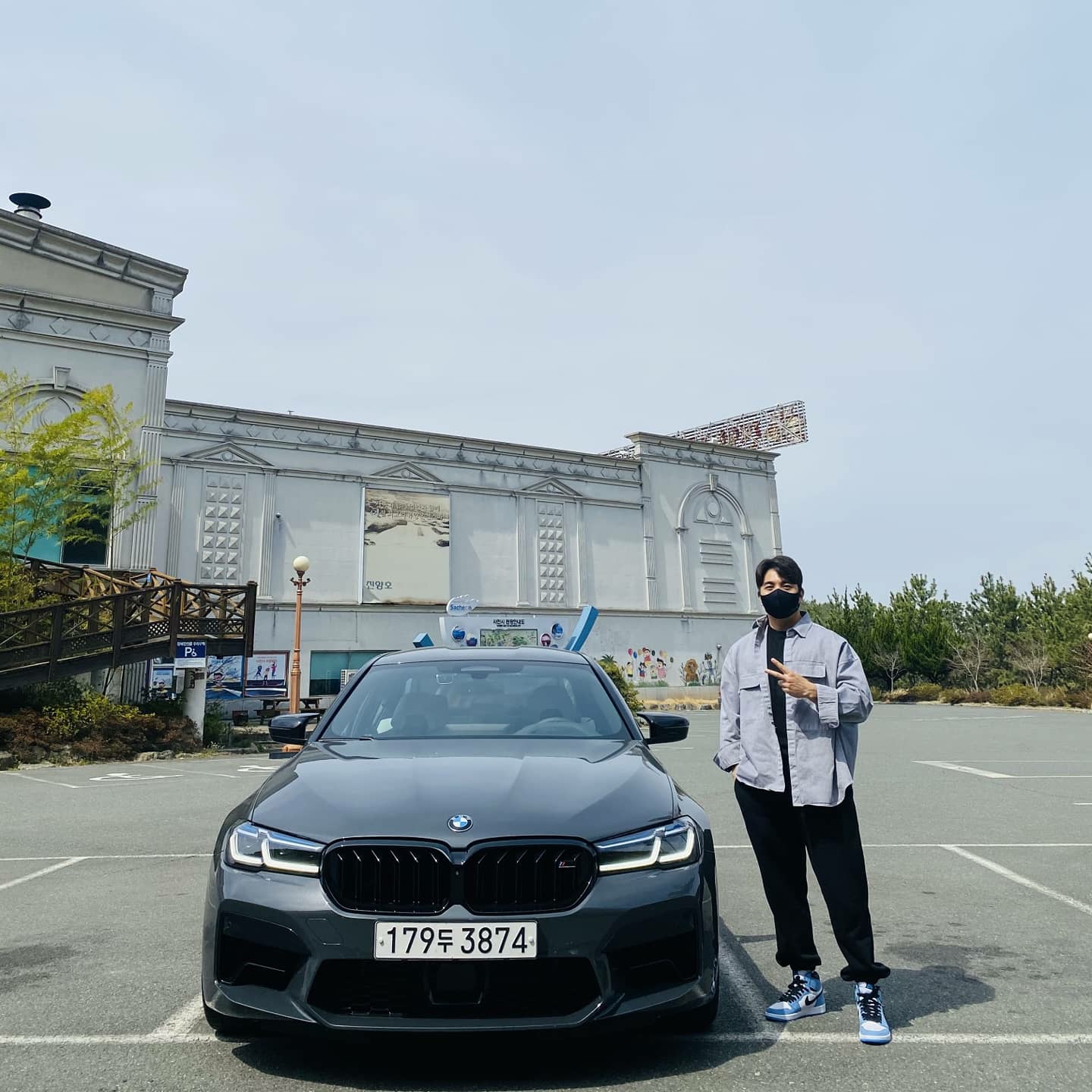 유준 (@k__yj) 님의 게시물 | KREAM