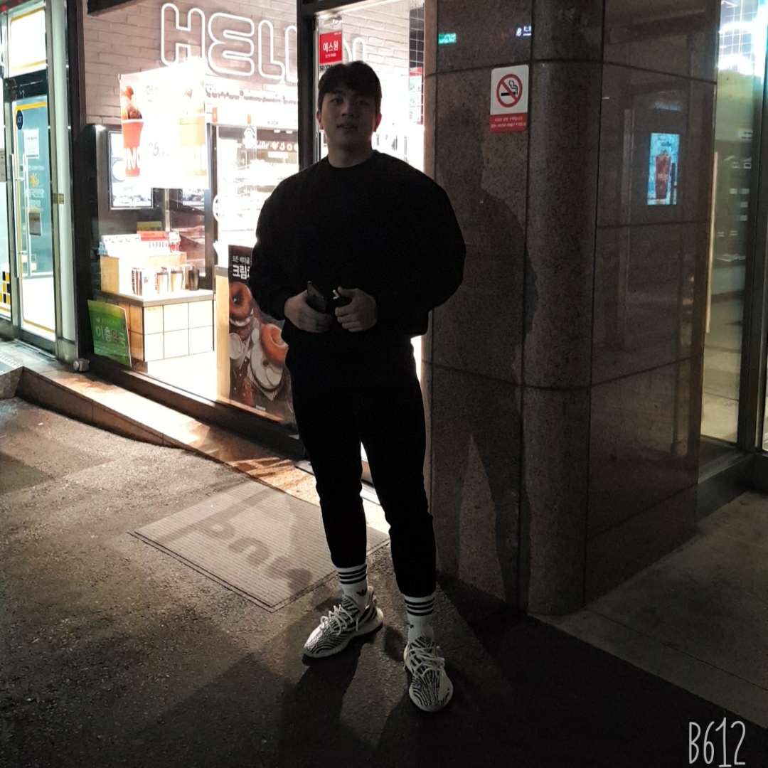 유준 (@k__yj) 님의 게시물 | KREAM