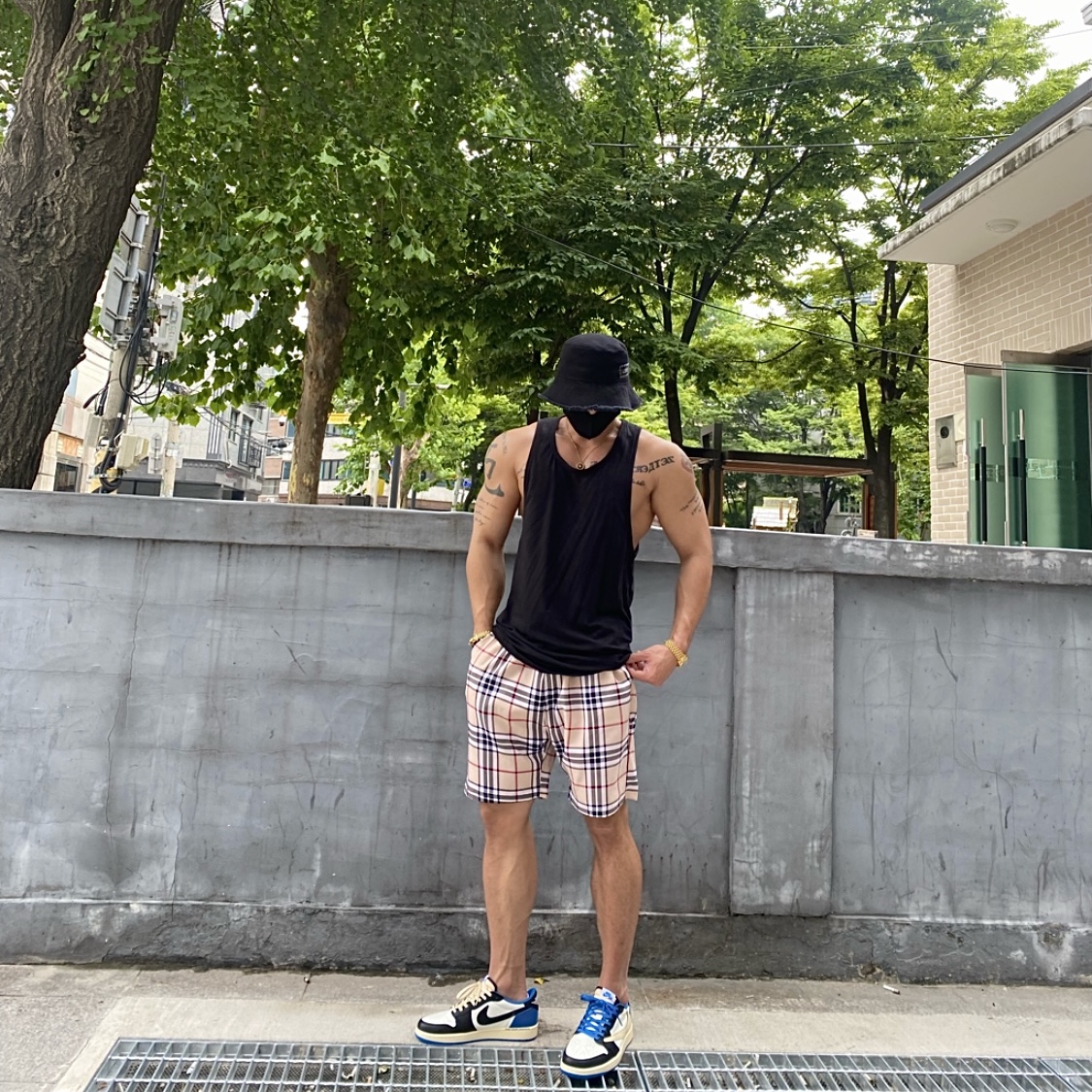 beom (@first_body) 님의 게시물 | KREAM