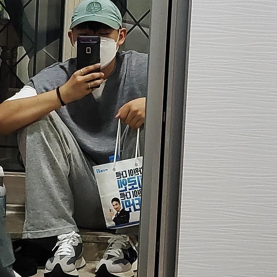 ㅇㅎ (@000809_) 님의 게시물 | KREAM