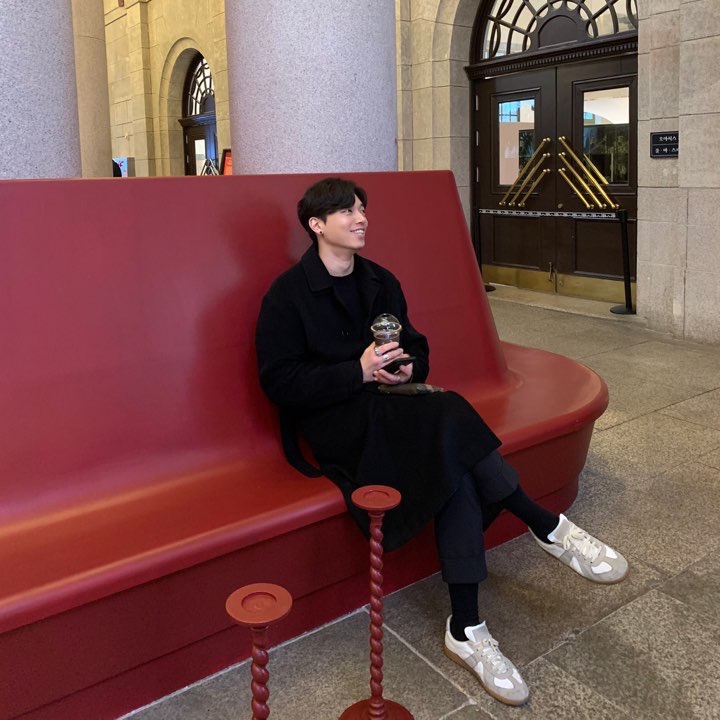 비공개 (@unknown_) 님의 게시물 | KREAM