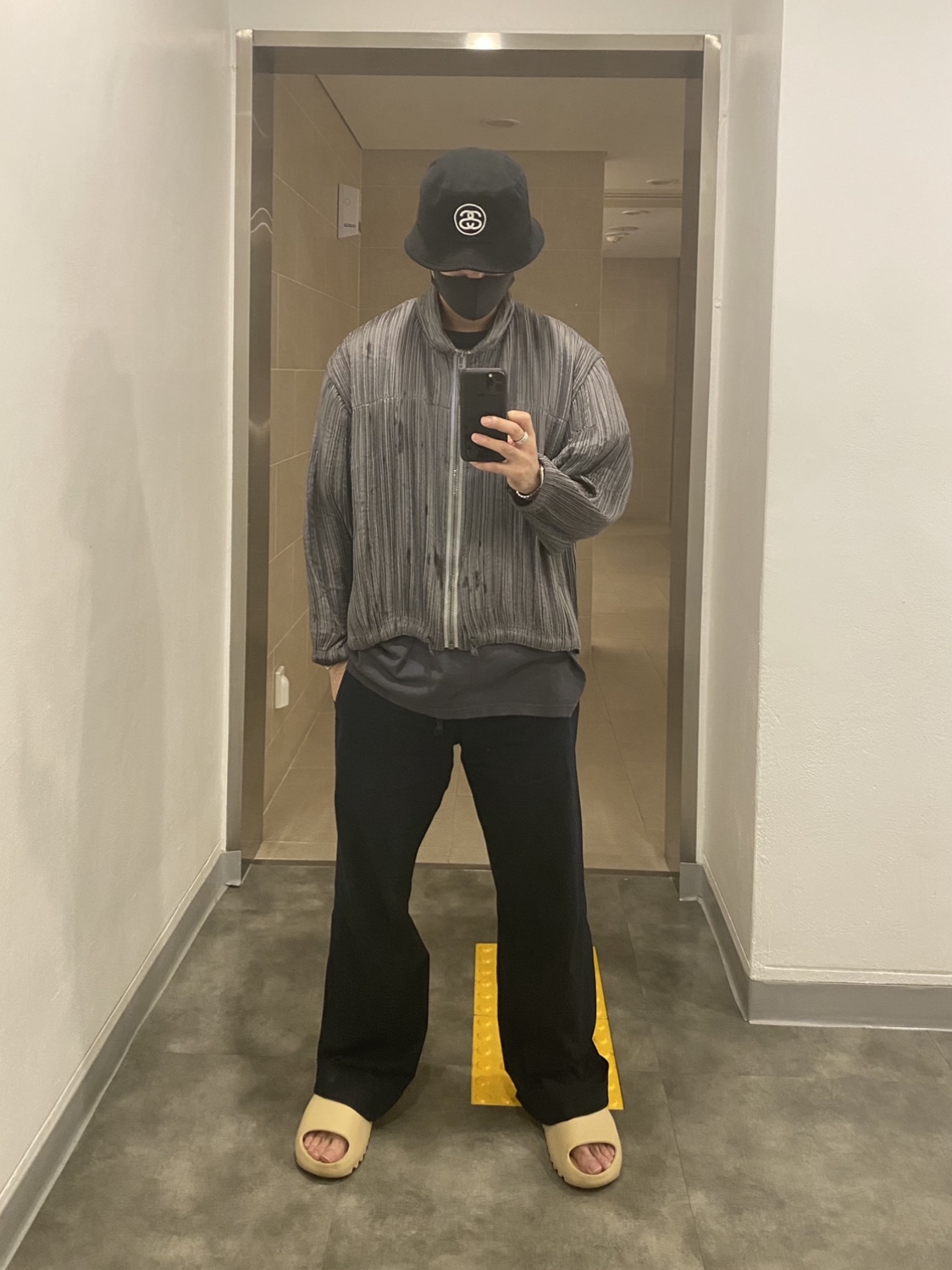 spector (@spector) 님의 게시물 | KREAM