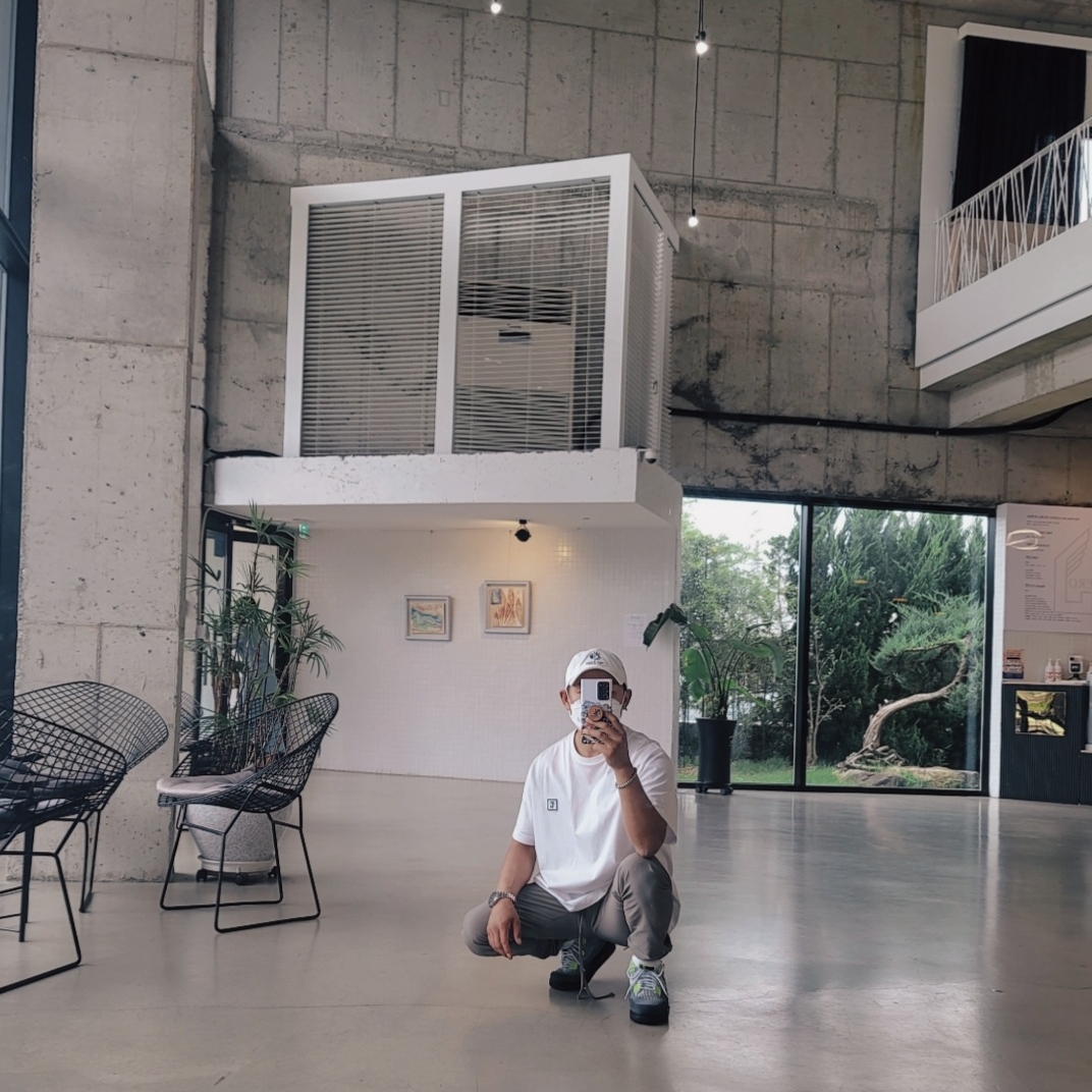 홀리듯 (@lchy2710) 님의 게시물 | KREAM