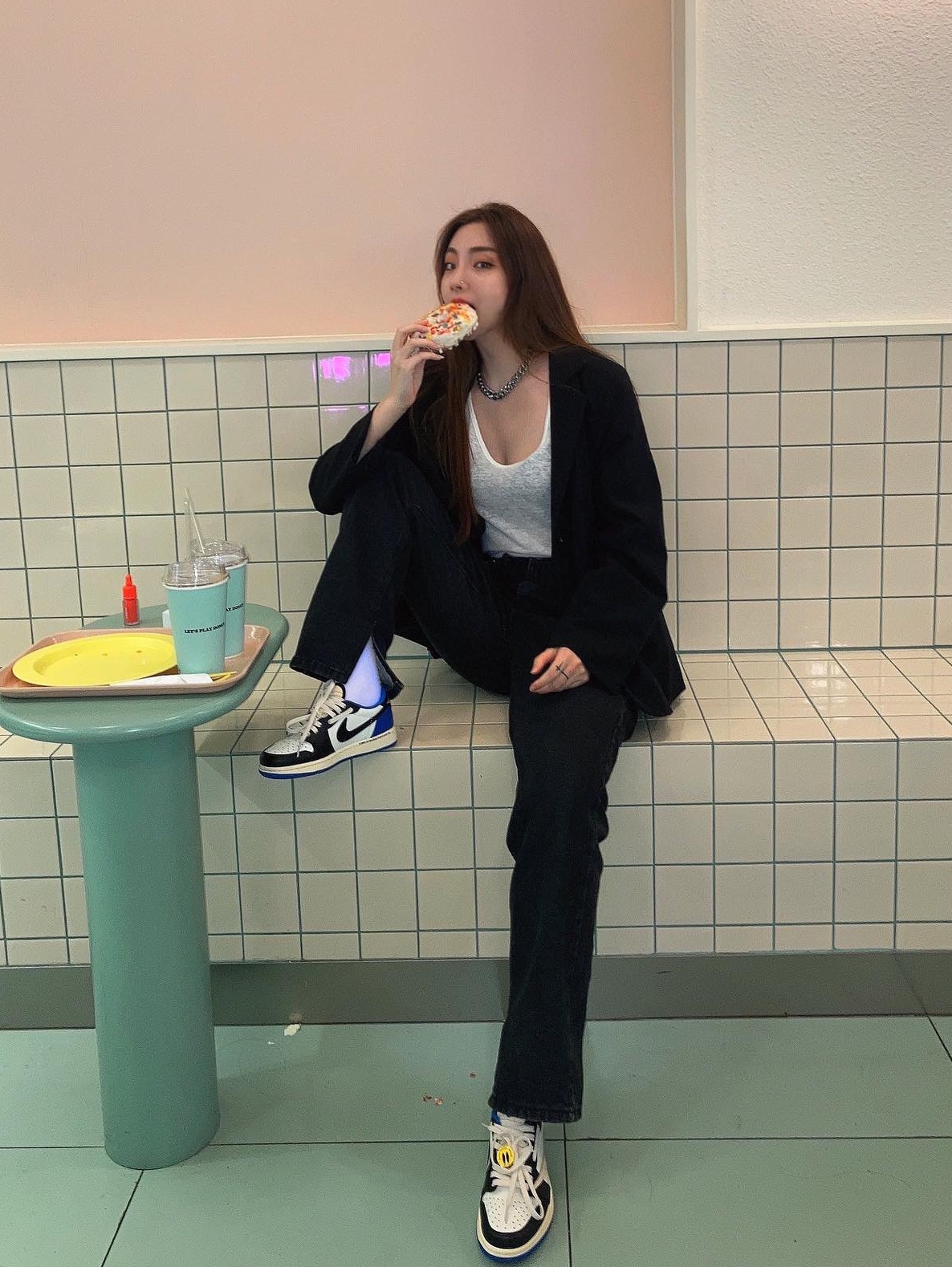 yoon_stayluv (@yoon_stayluv) 님의 게시물 | KREAM