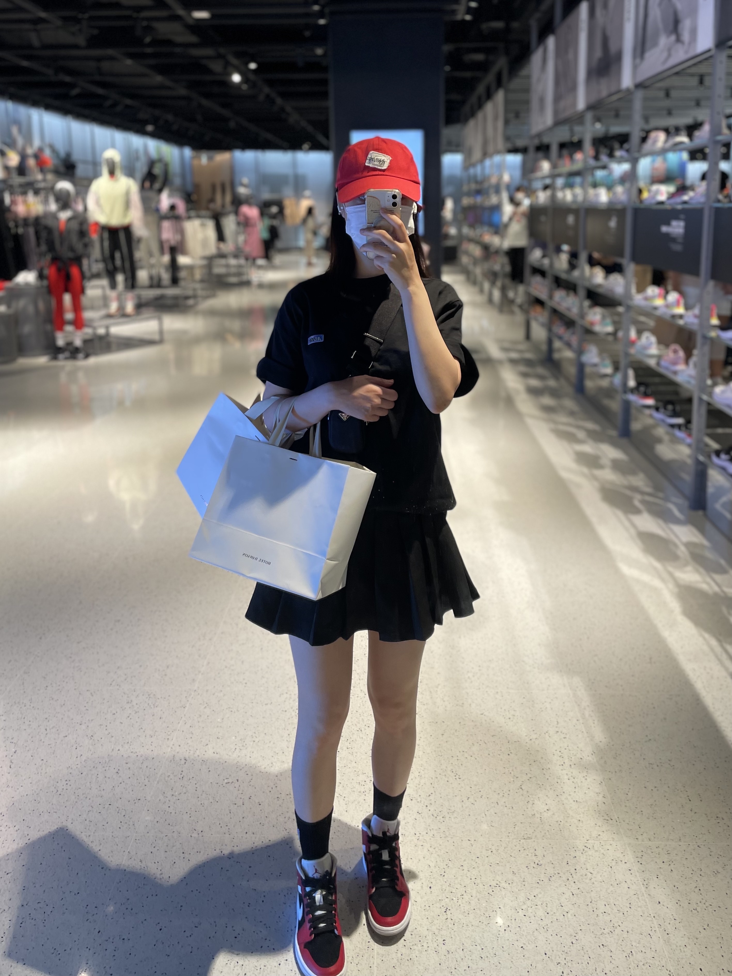 쥬쥬쥬 (@juju___90) 님의 게시물 | KREAM