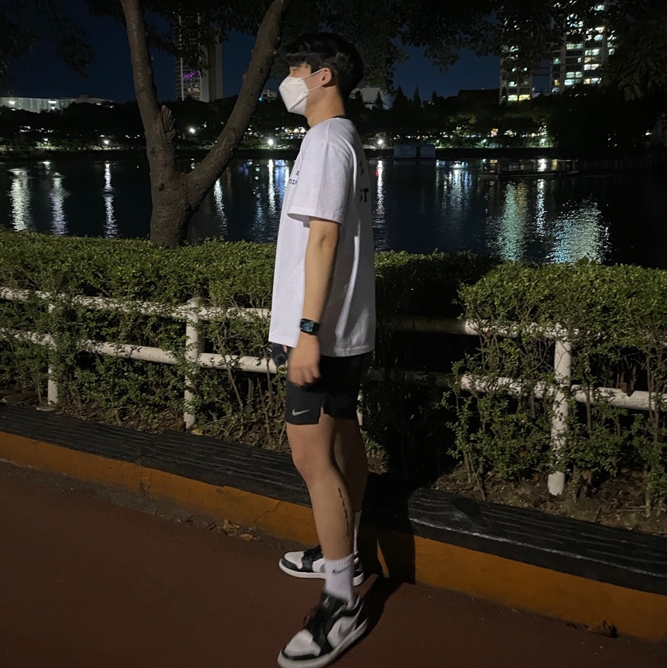 버미 (@_beomy) 님의 게시물 | KREAM