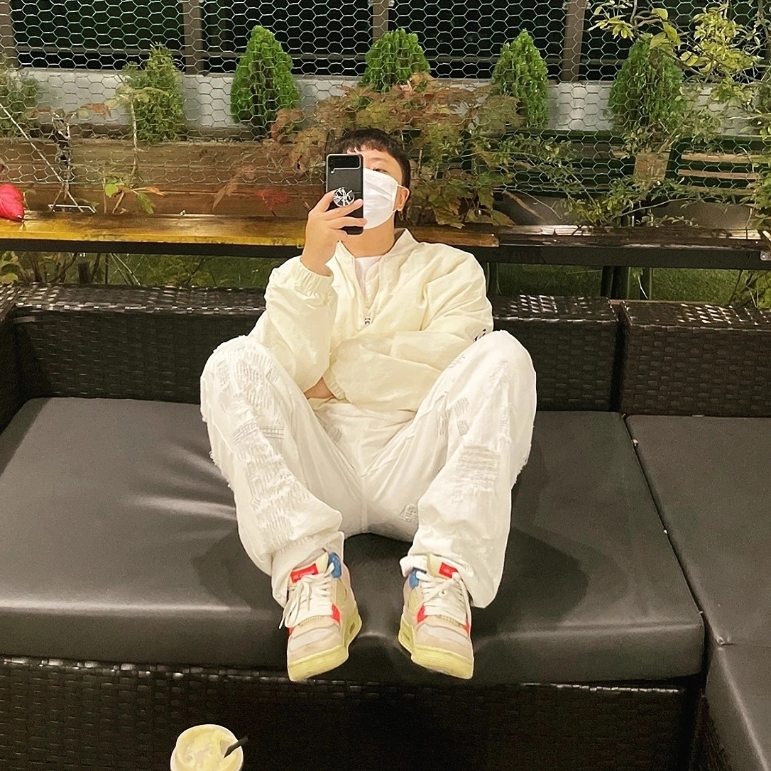 안성태 (@dkstjdxo) 님의 게시물 | KREAM