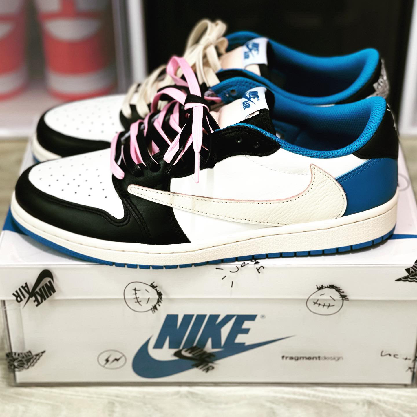 그니 (@g_lee) 님의 게시물 | KREAM