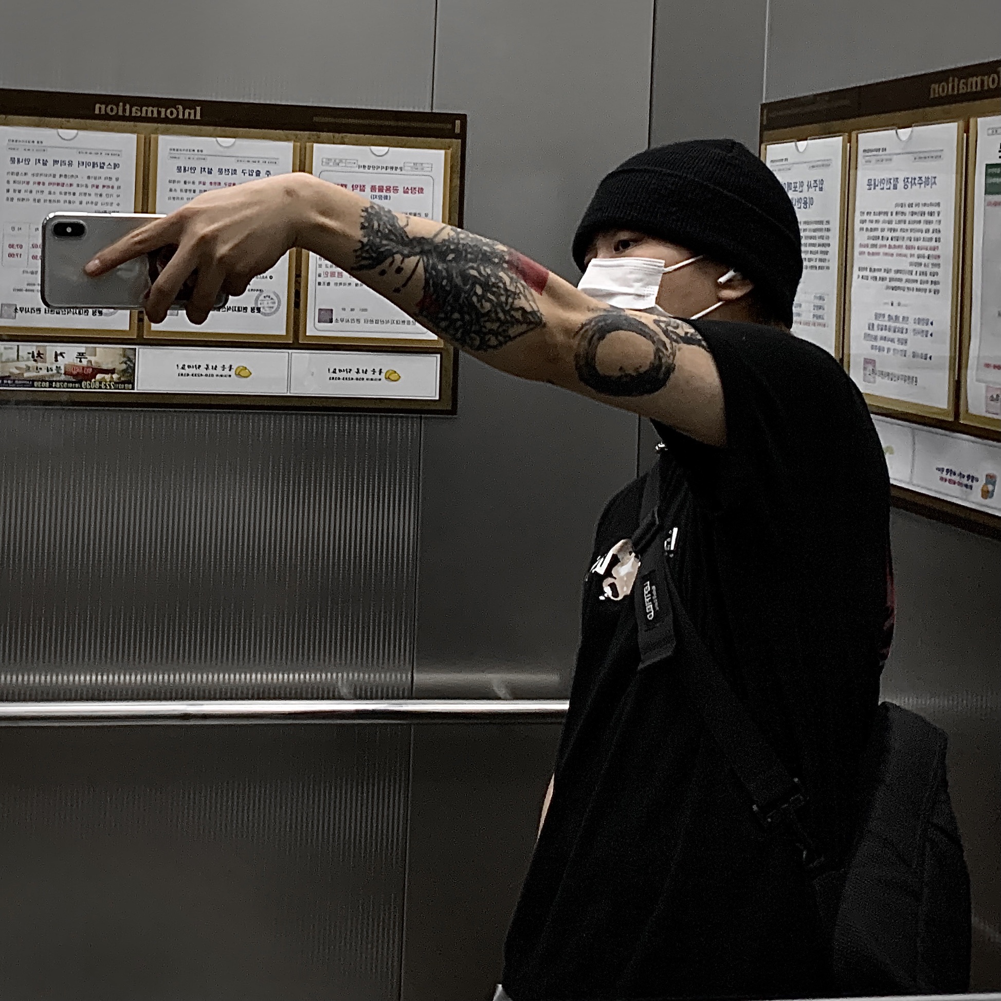 최성근 (@indigopunk) 님의 게시물 | KREAM