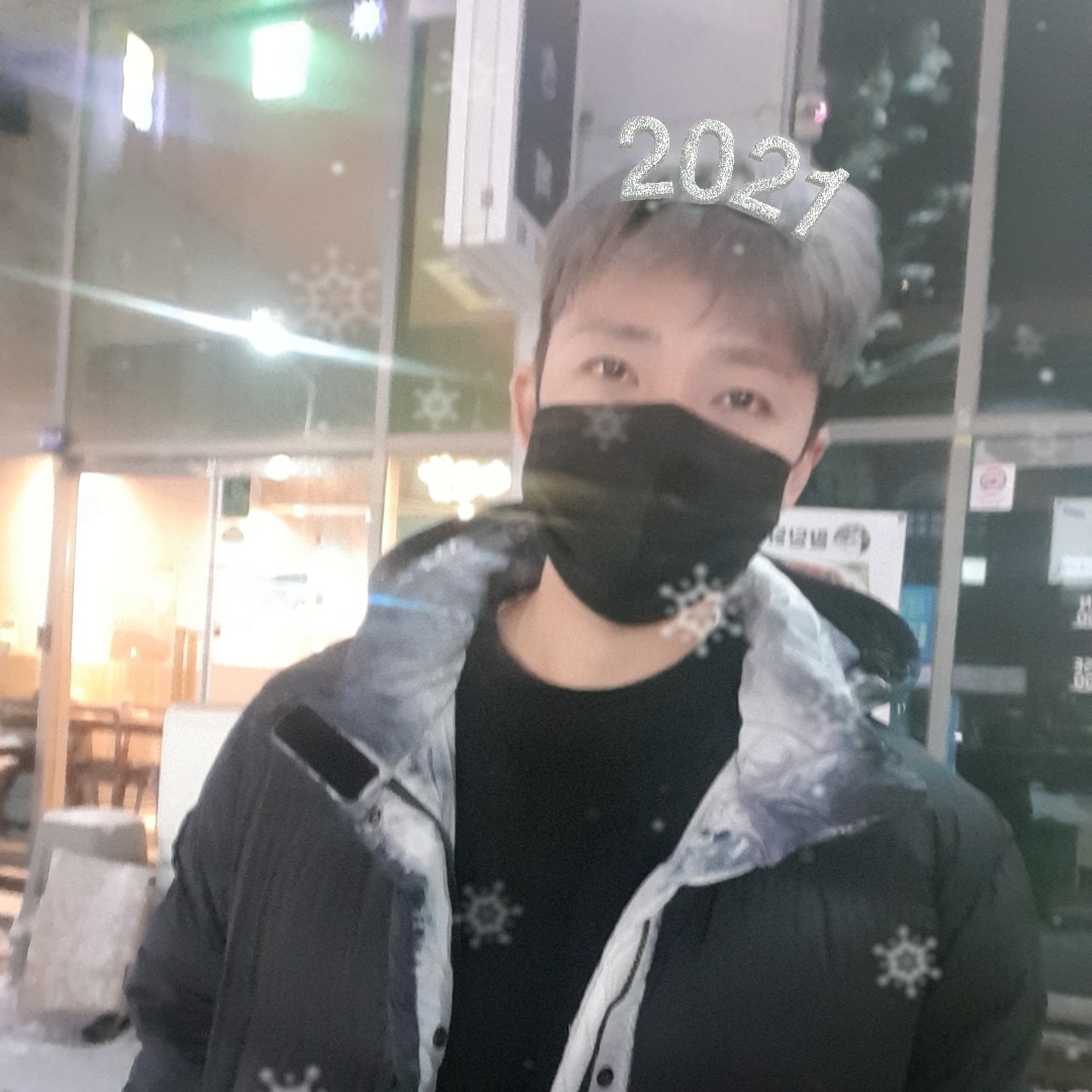 아라라 (@nikemn) 님의 게시물 | KREAM