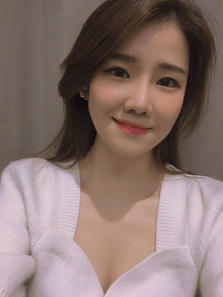 윤블 (@deb_lee) 님의 게시물 | KREAM