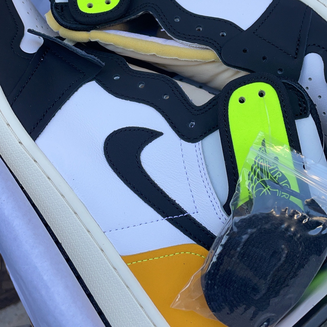 윾나륵 (@yunaruu) 님의 게시물 | KREAM