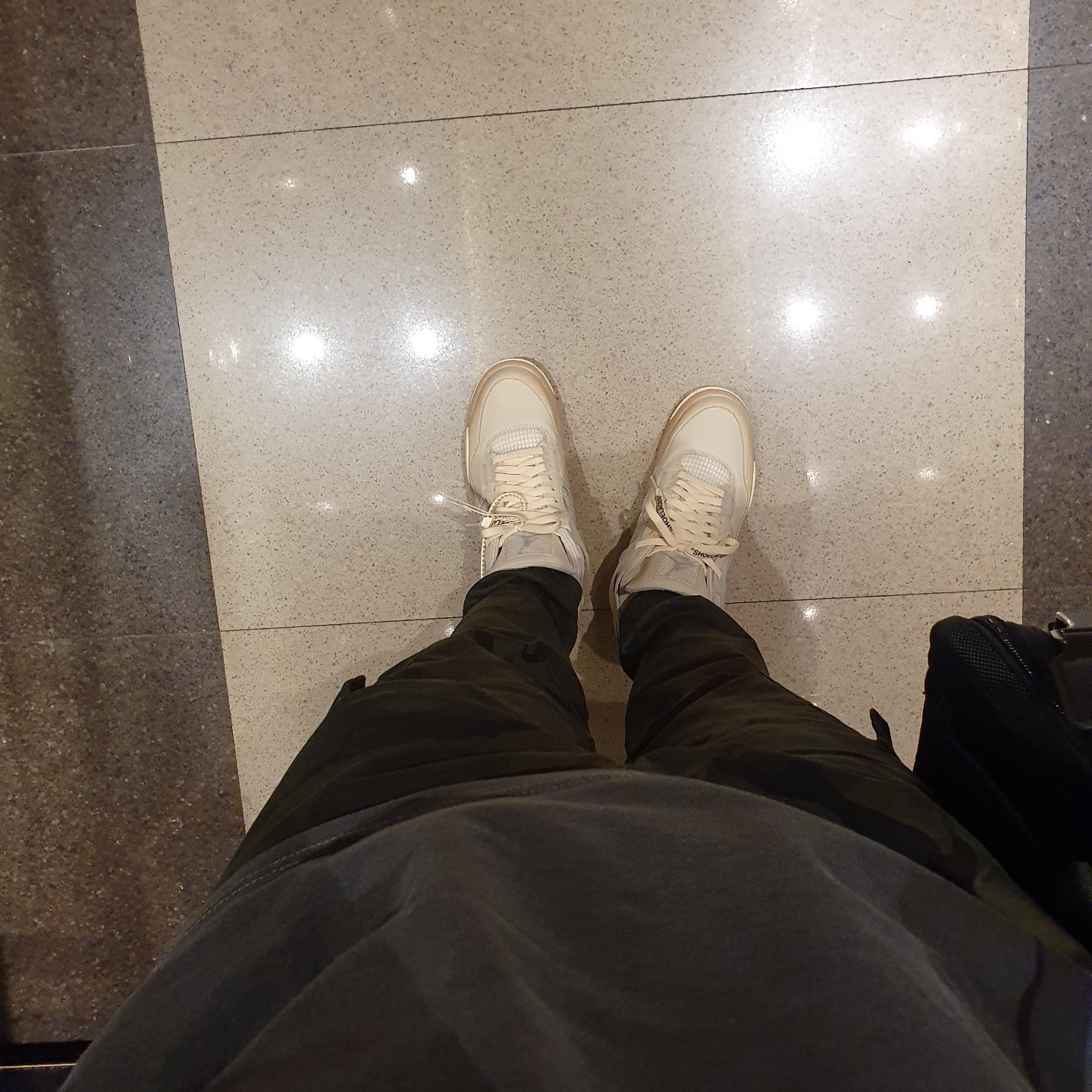 제란 (@zerran) 님의 게시물 | KREAM