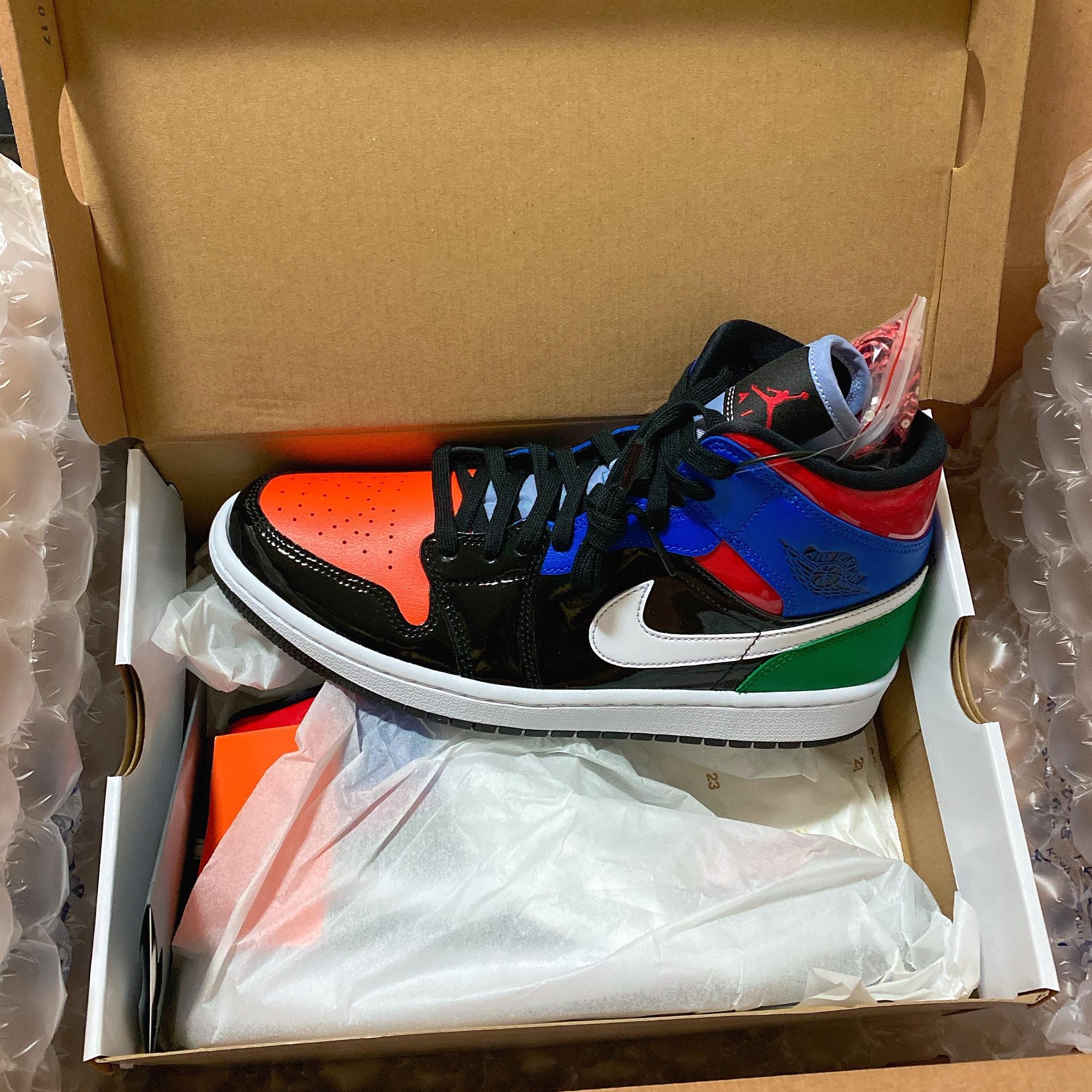 Dan (@xitrum) 님의 게시물 | KREAM