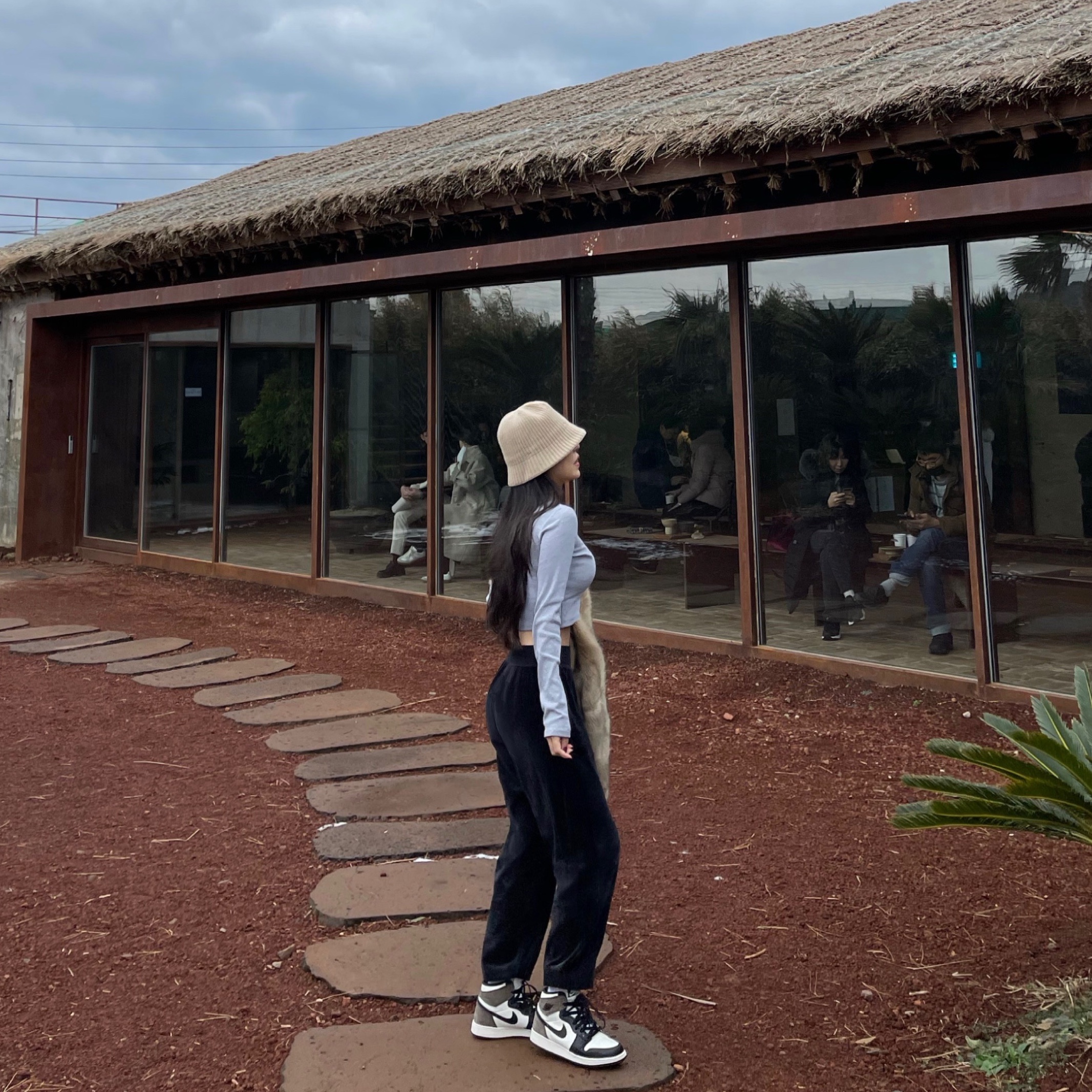 @solar_c) 님의 게시물 | KREAM