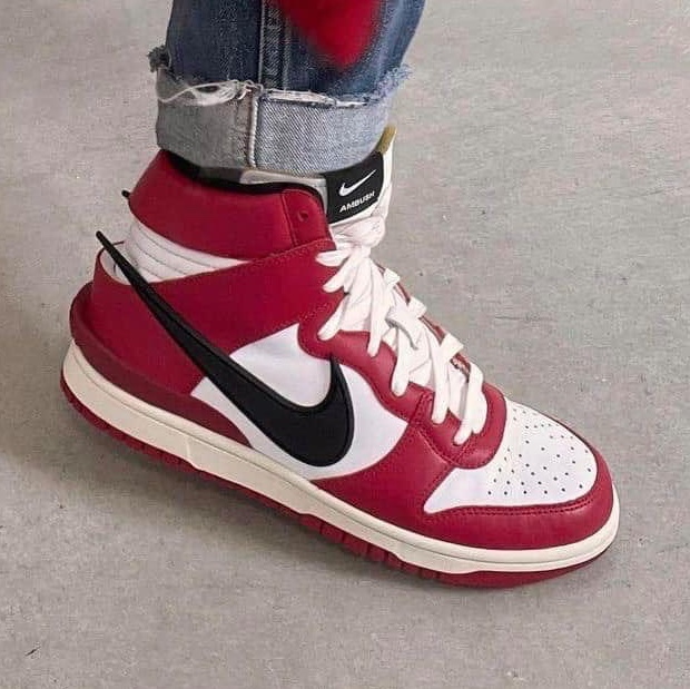 리레이스 (@rerace) 님의 게시물 | KREAM